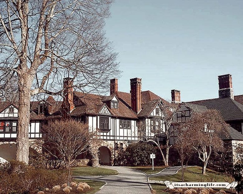 The Towns That Made Gilmore Girls | a day in Stars Hollow CT