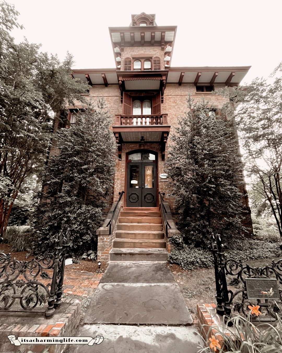 VISIT THE REAL SLEEPY HOLLOW + TARRYTOWN New York